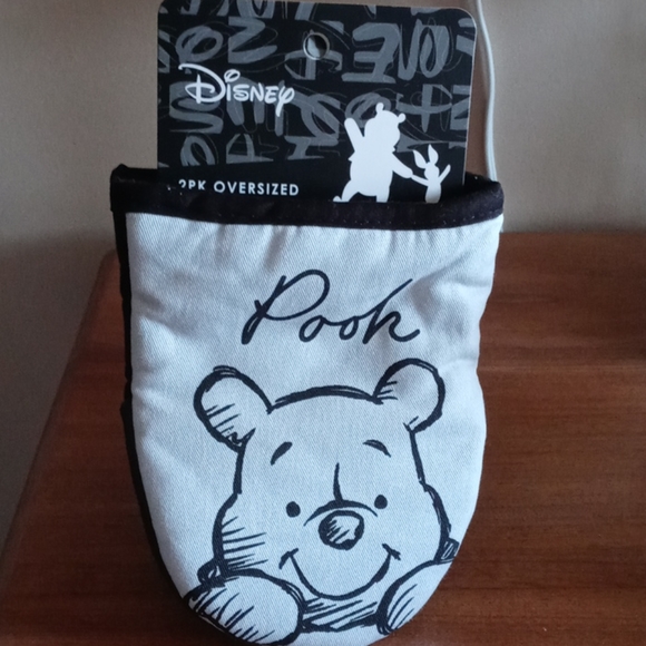 Disney | Kitchen | Winnie The Pooh Oversized Mini Oven Mitts | Poshmark